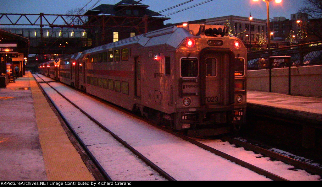 Cab Car 7023 on Train 6641